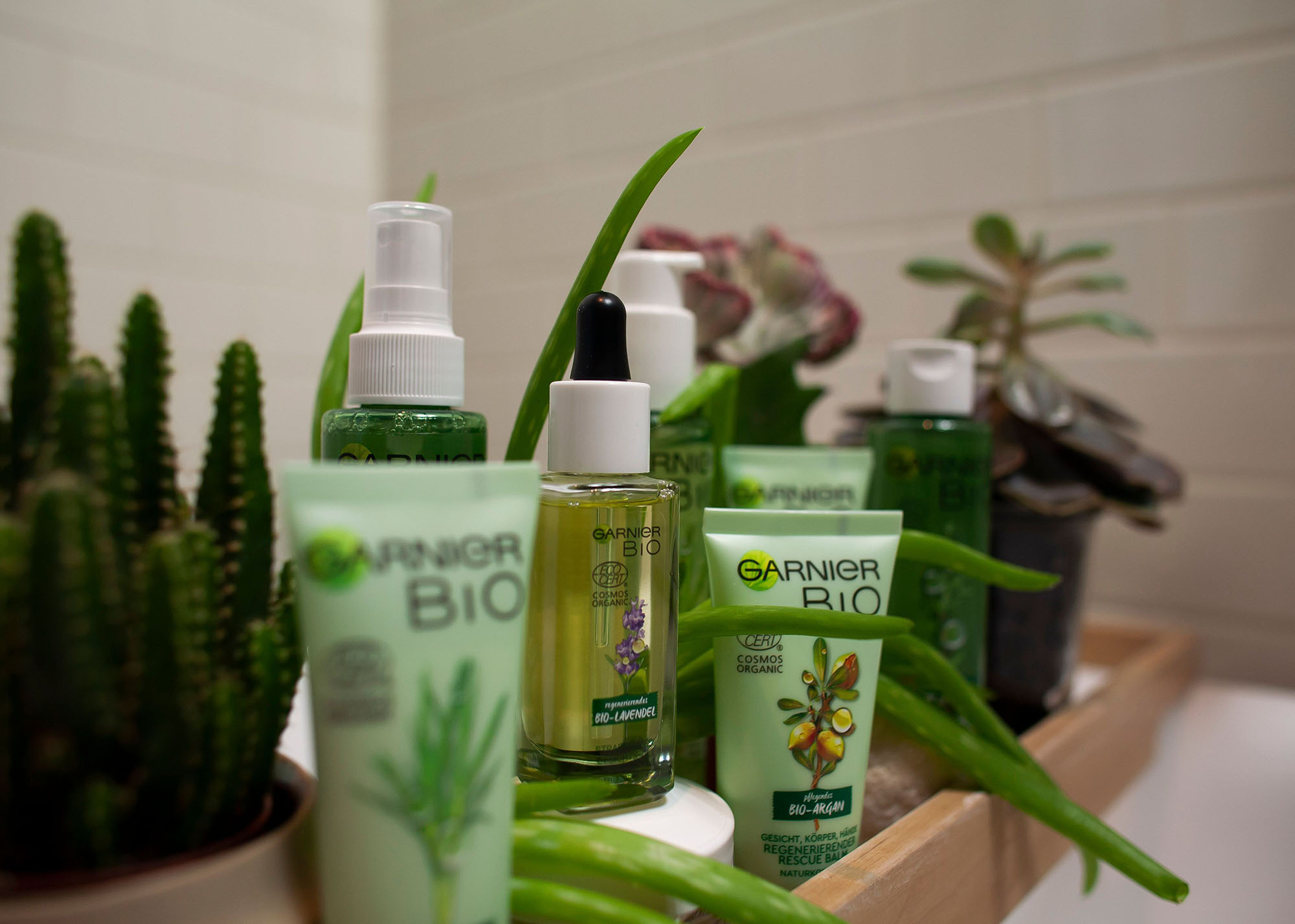 Garnier launcht die erste Naturkosmetik-Linie "Garnier Bio": Und wir ...