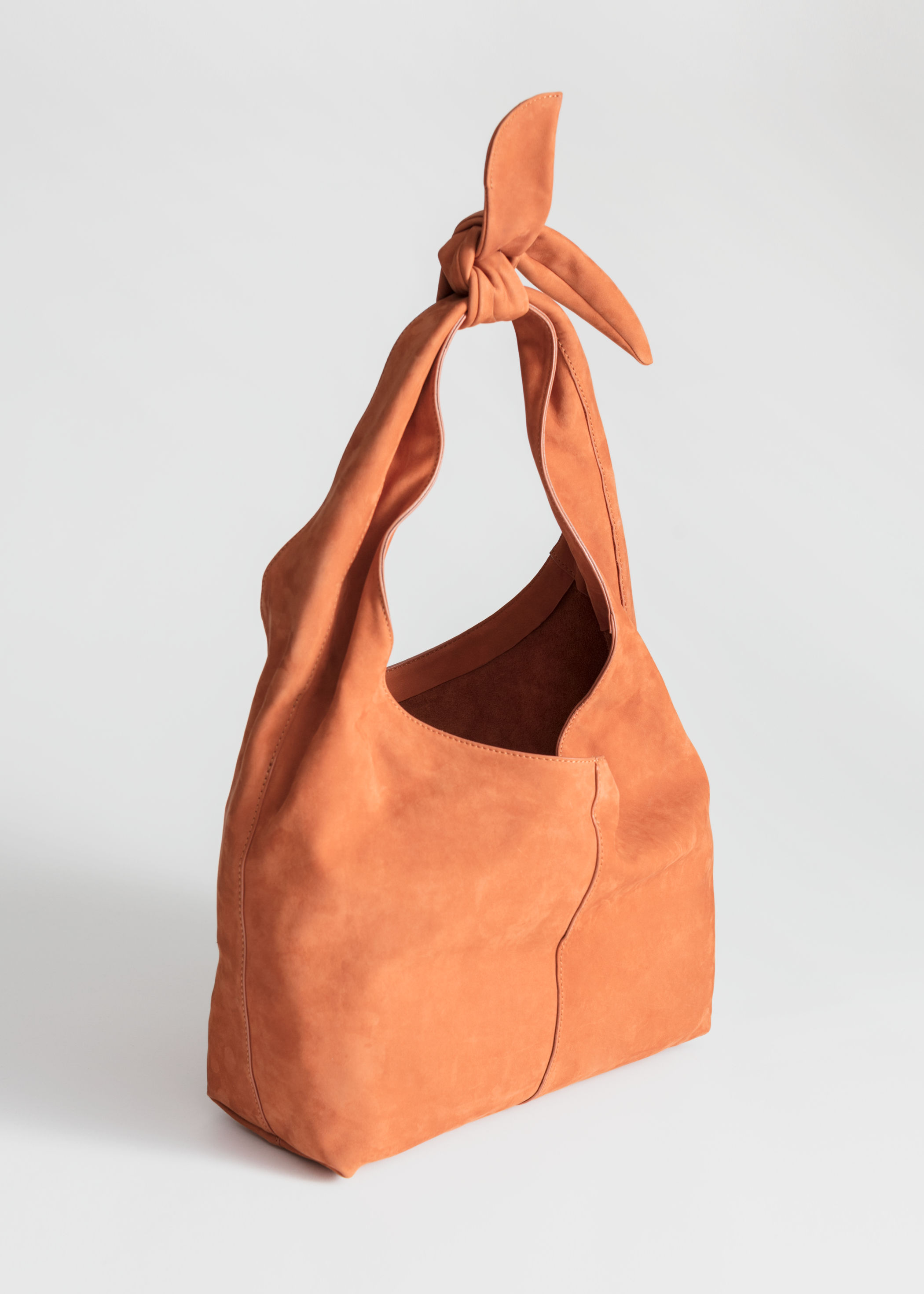 Shopping // Die schönsten Taschen, in die endlich mal alles reinpasst ...